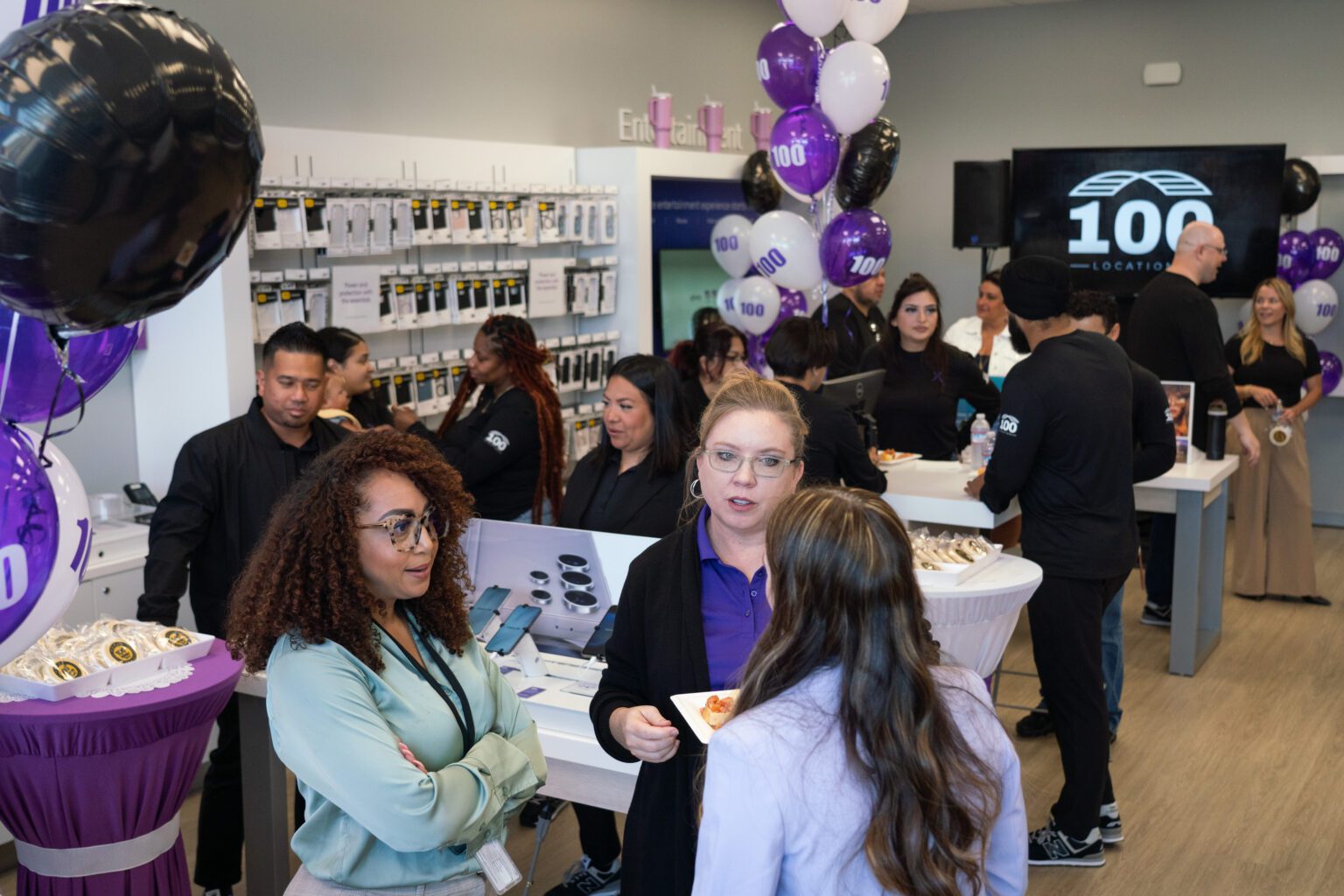 Newest Xfinity Store Opens in East San Jose | Comcast California